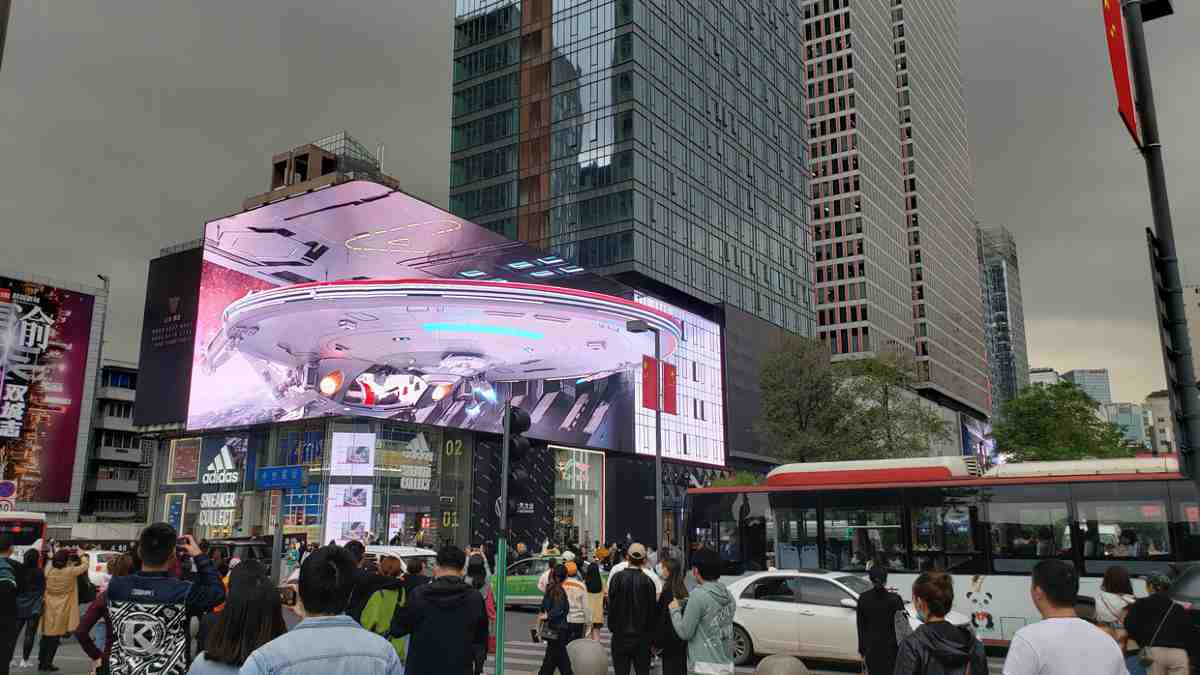 Colocan enorme pantalla LED en China con efectos 3D 'ultra-realistas'